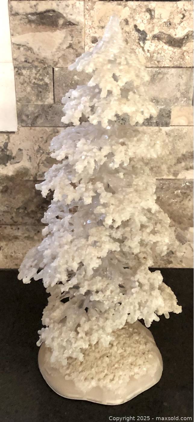 Acrylic light-up Christmas tree 16.5" | Maxsold