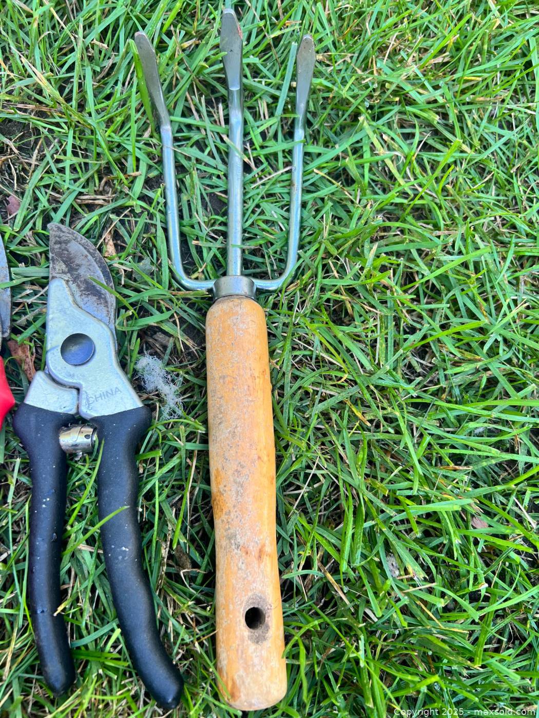 Pruning Shears And Hand Garden Fork (3) | Maxsold