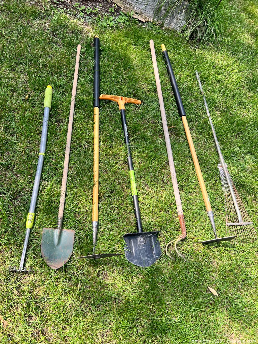 Seven Long-Handled Garden Tools | Maxsold
