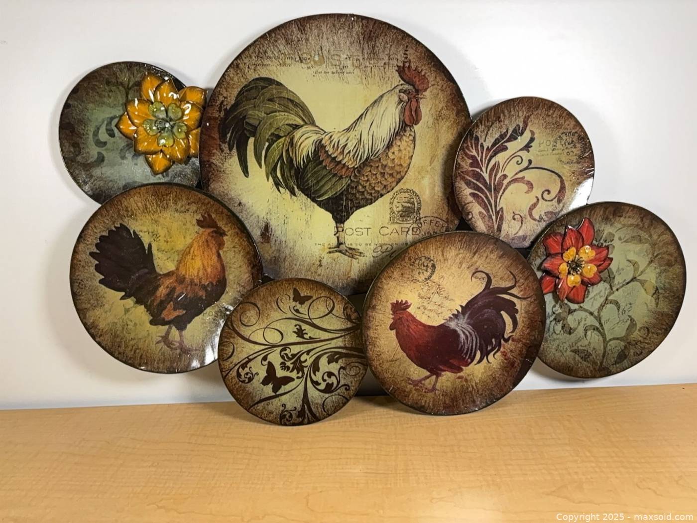 Painted metal multi-disc wall sculpture | Maxsold