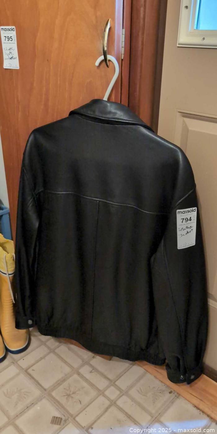Danier black leather jacket men's medium | Maxsold
