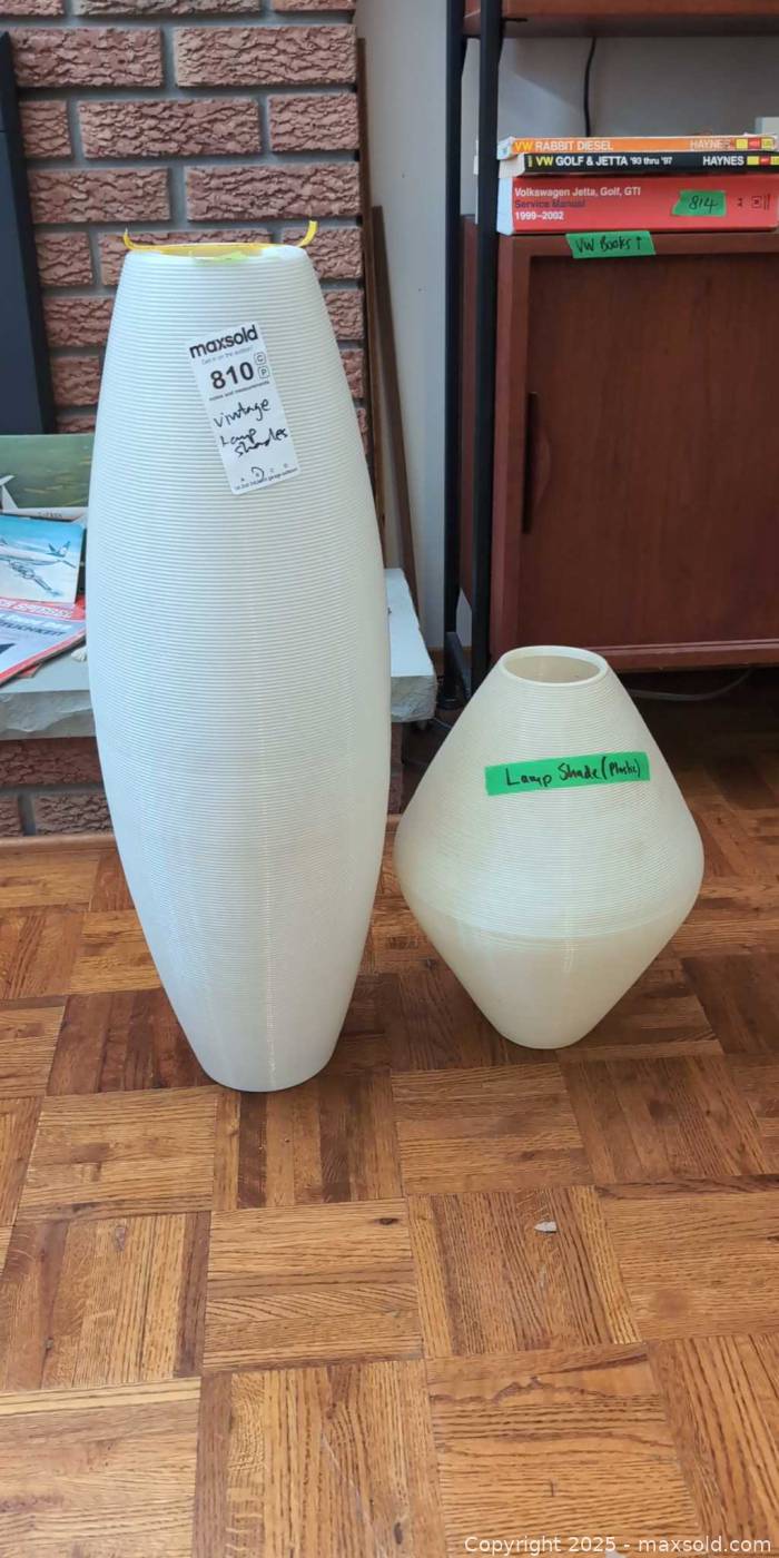 Vintage Rotaflex plastic lamp shades | Maxsold