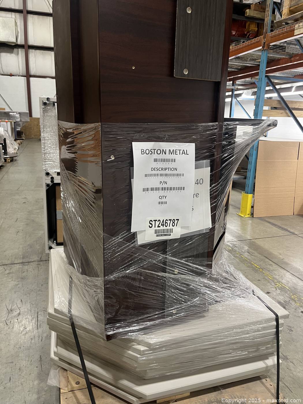 Laminate table tops & flat panels, espresso & white | Maxsold