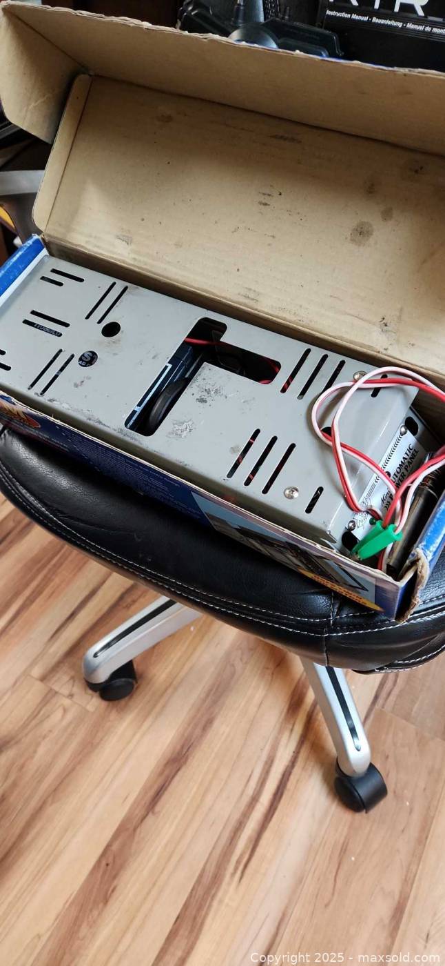 RC car starter box with motor wiring | Maxsold