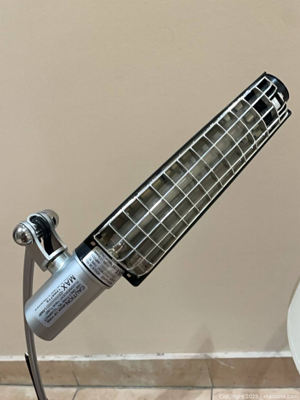MCM ceramic table lamp and swivel fluorescent desk lamp | Maxsold