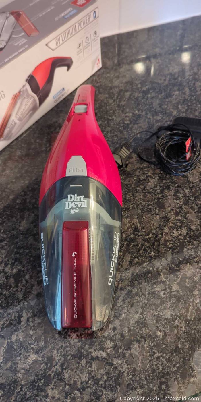 Dirt Devil Quick Flip cordless hand vacuum | Maxsold