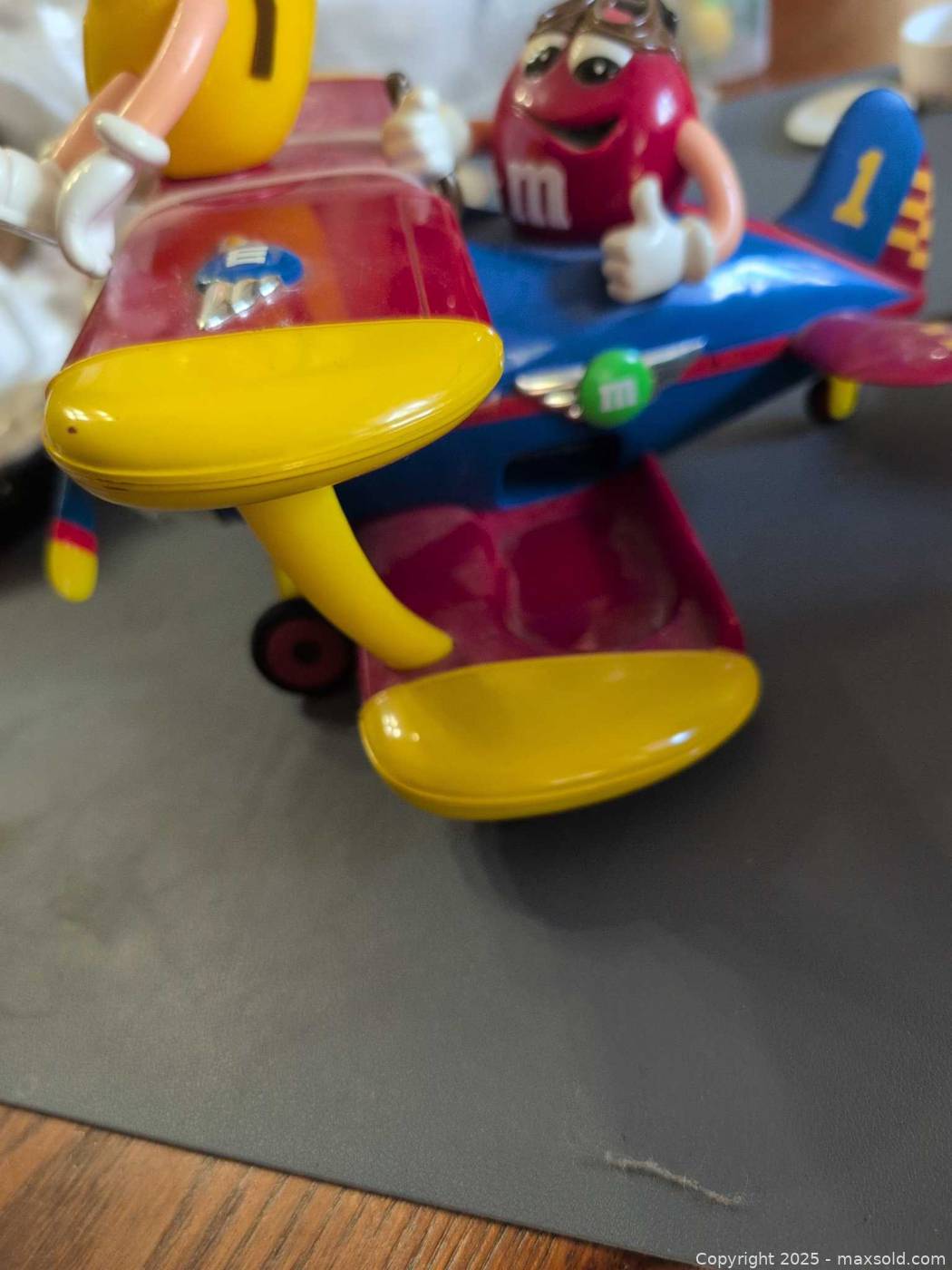 M&M's Airplane Candy Dispenser | Maxsold