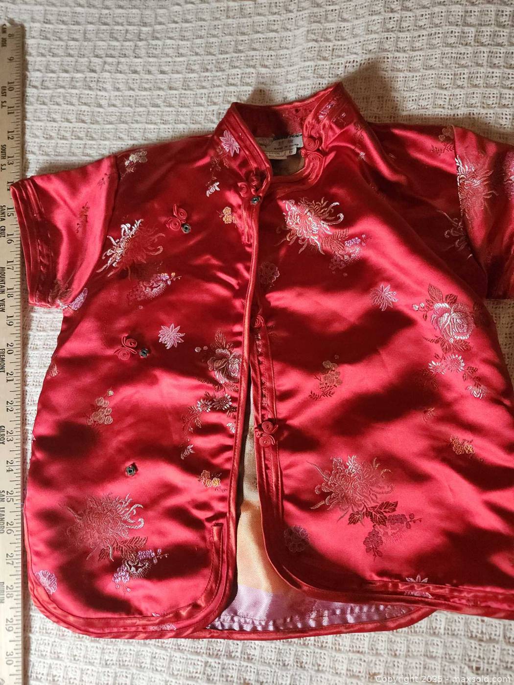 Double Peach red Chinese-style child shirt size 6 | Maxsold
