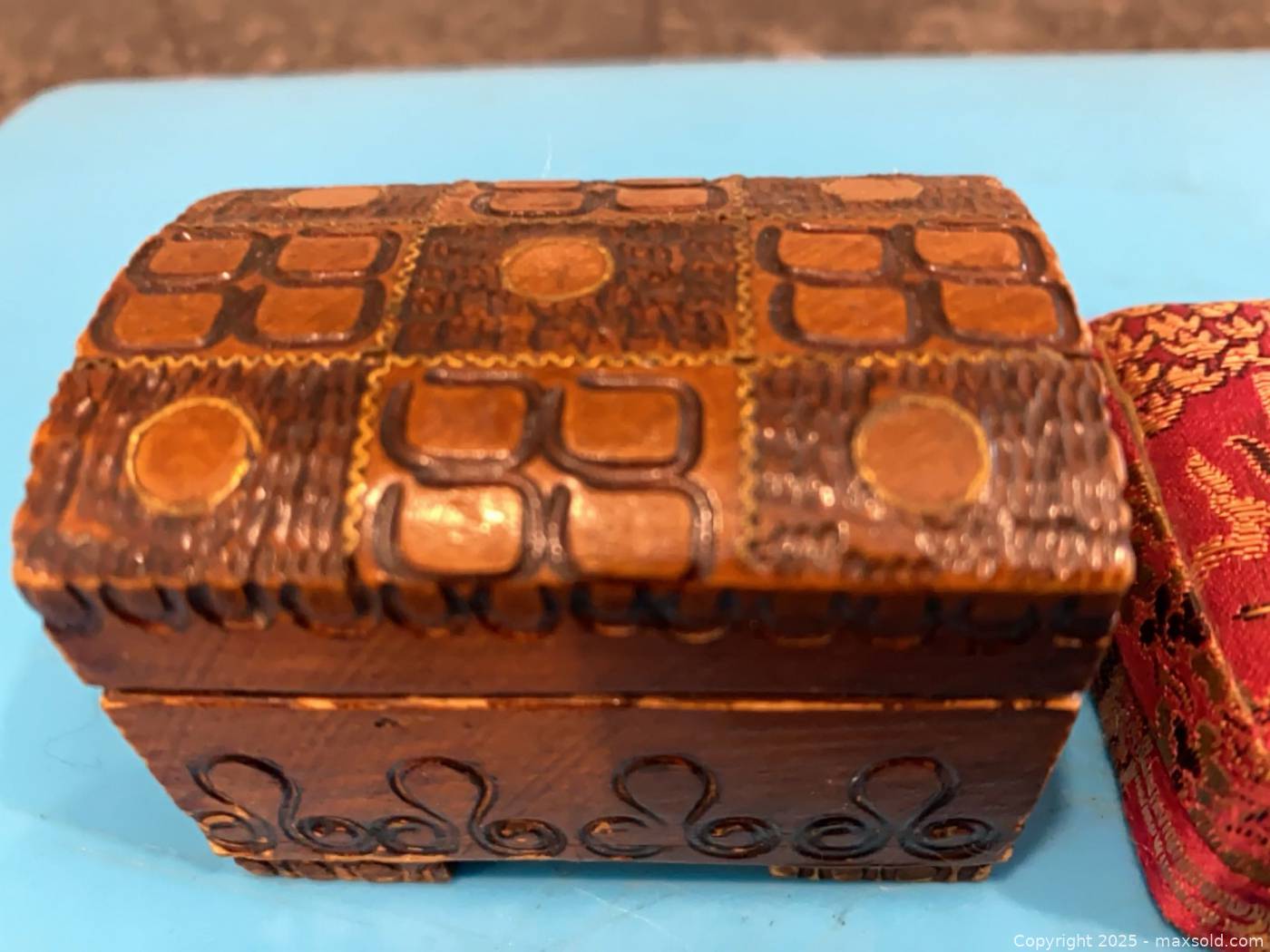 Four vintage small pill boxes, 3 in. | Maxsold