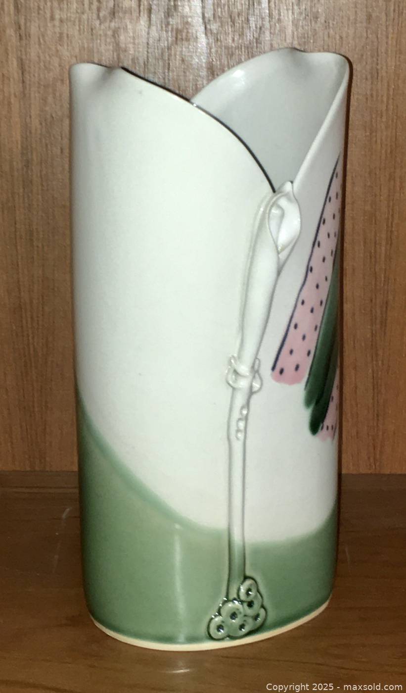 Nancy Hilborne Canadian art pottery vase | Maxsold