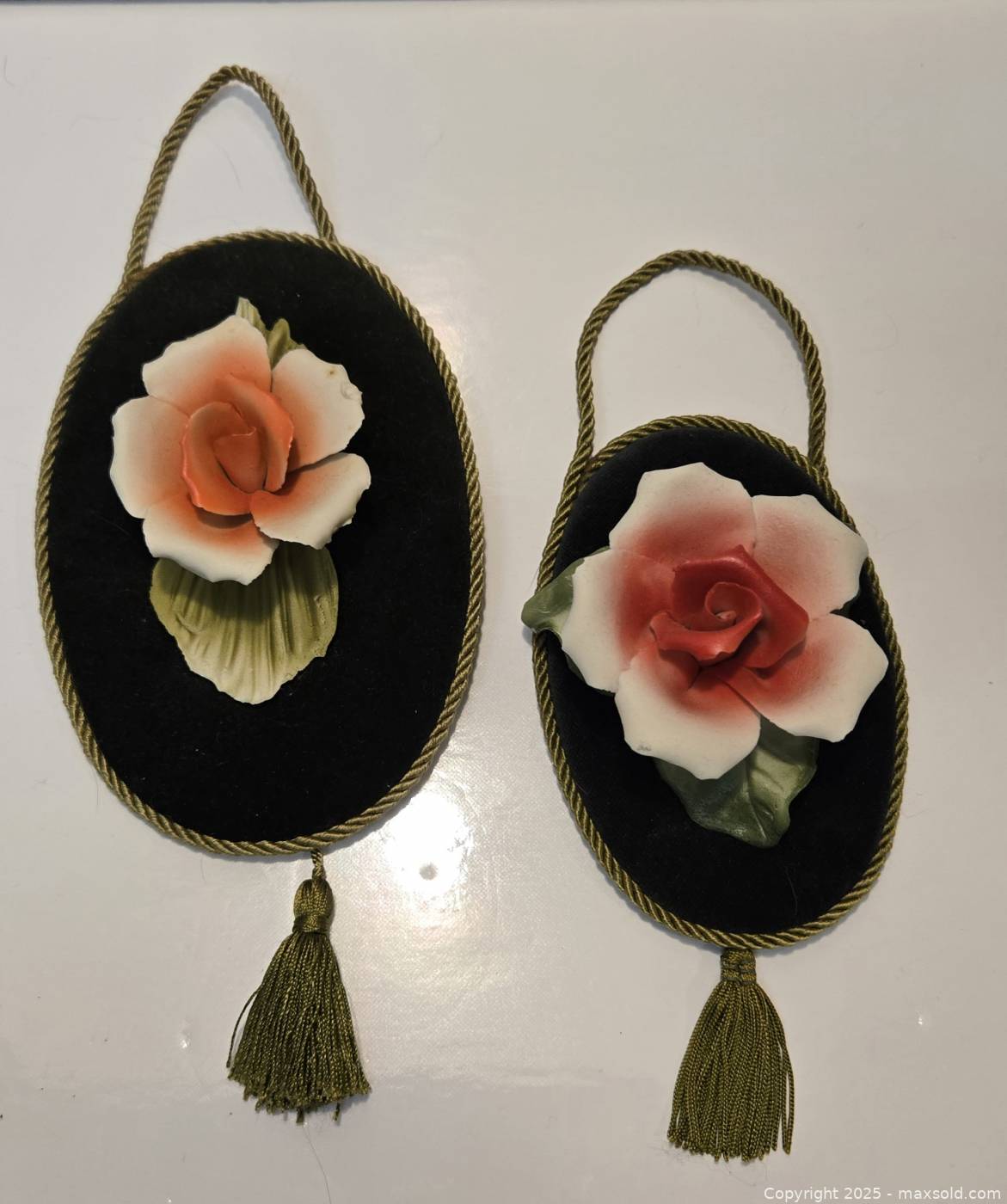 Porcellane Capodimonte rose wall plaques set of 2 | Maxsold