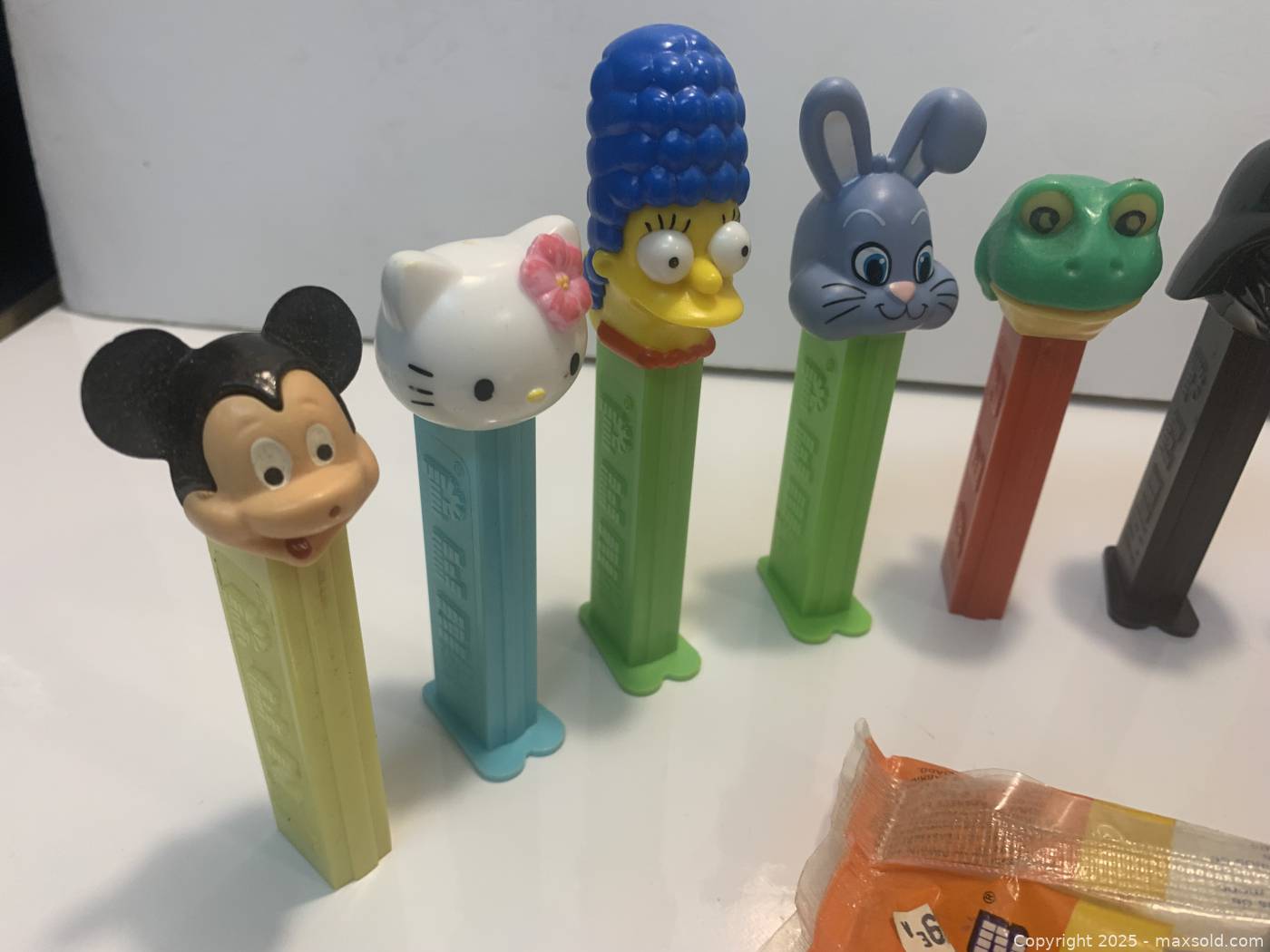 PEZ Character Candy Dispensers, 12 With Candy | Maxsold