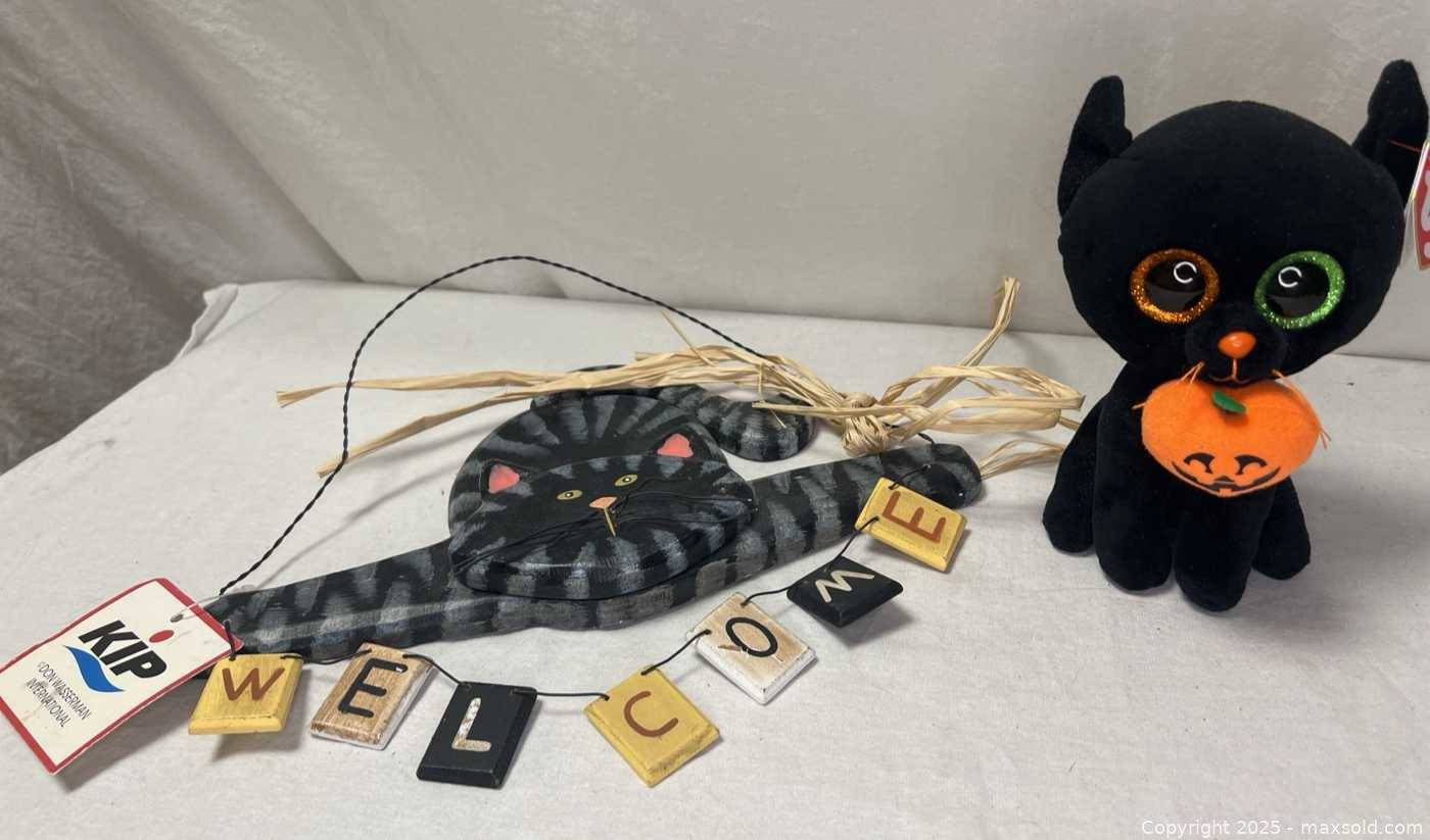 TY Beanie Boo Shadow Cat Plush & Cat Welcome Door Decor | Maxsold
