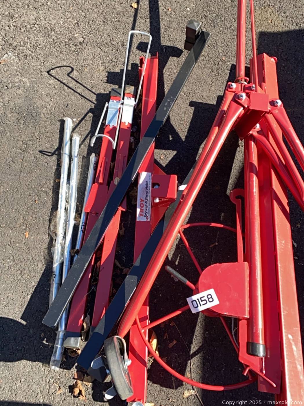 TROY drywall and panel hoist, unassembled | Maxsold