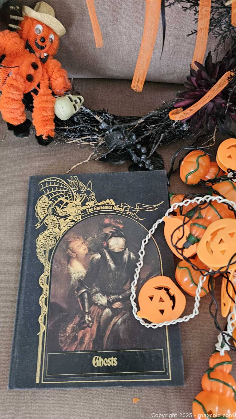 Halloween decor witch tree book lights wreath | Maxsold