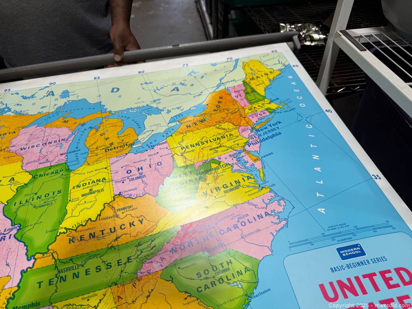 United States roll-up classroom map | Maxsold