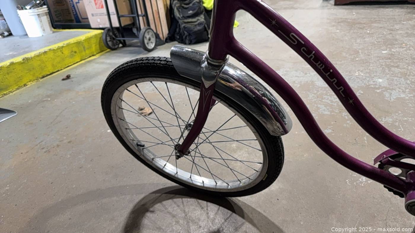 Schwinn Slik Chik Sting-Ray 20" Bicycle | Maxsold