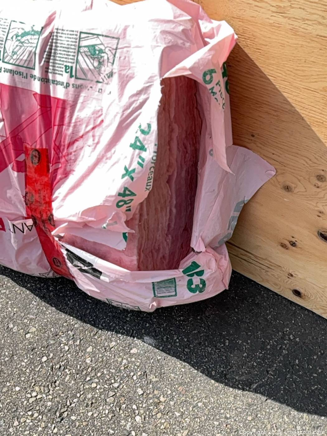 Owens Corning Pink Fiberglas Insulation R-40 half bag | Maxsold