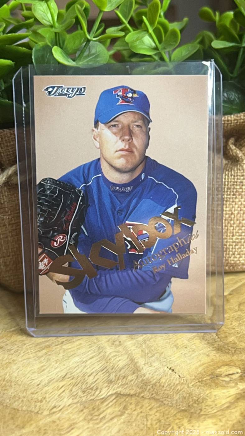 2004 Fleer Roy Halladay Autographics Card | Maxsold