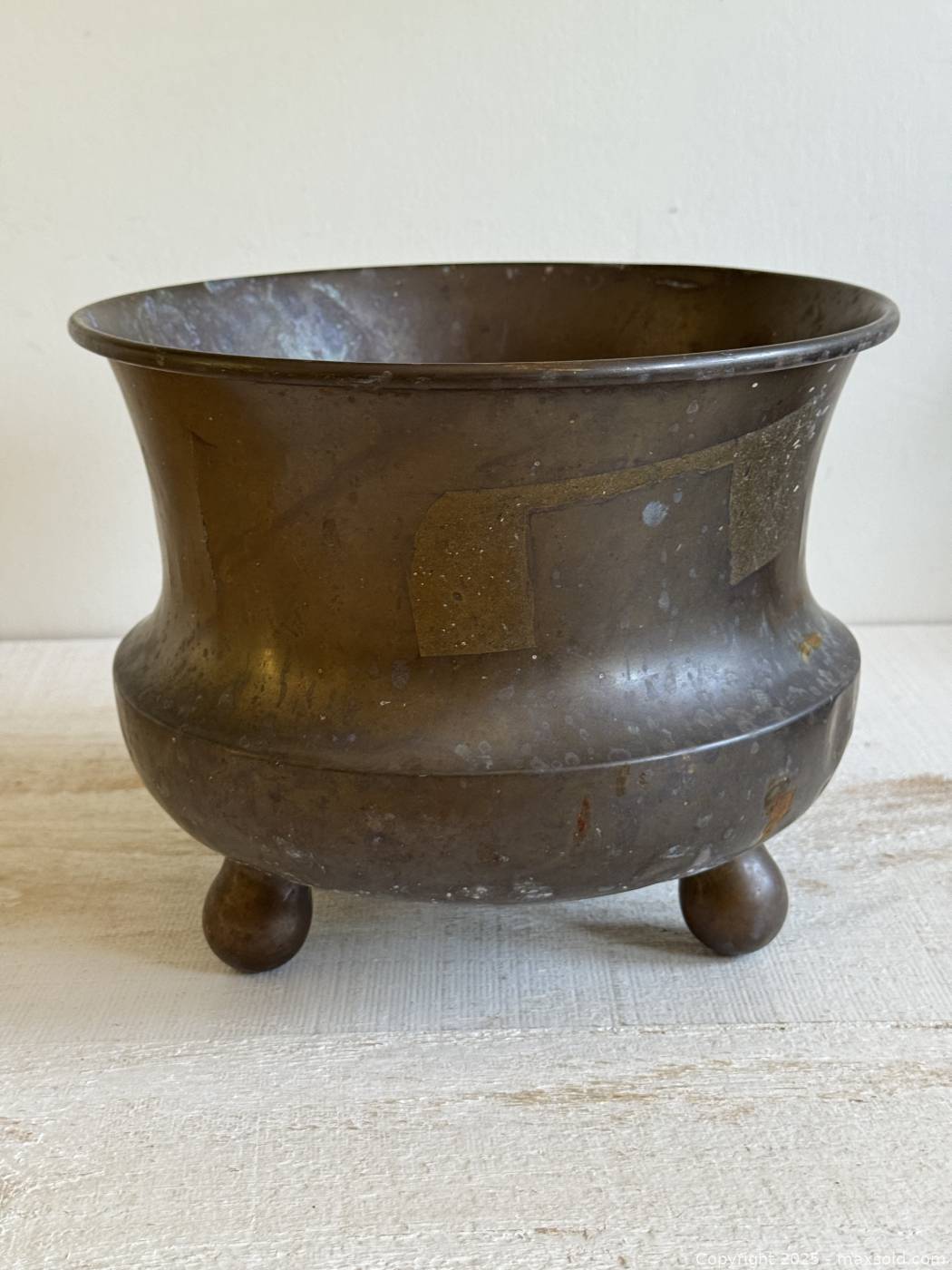 Vintage metal planter pot with knob feet | Maxsold