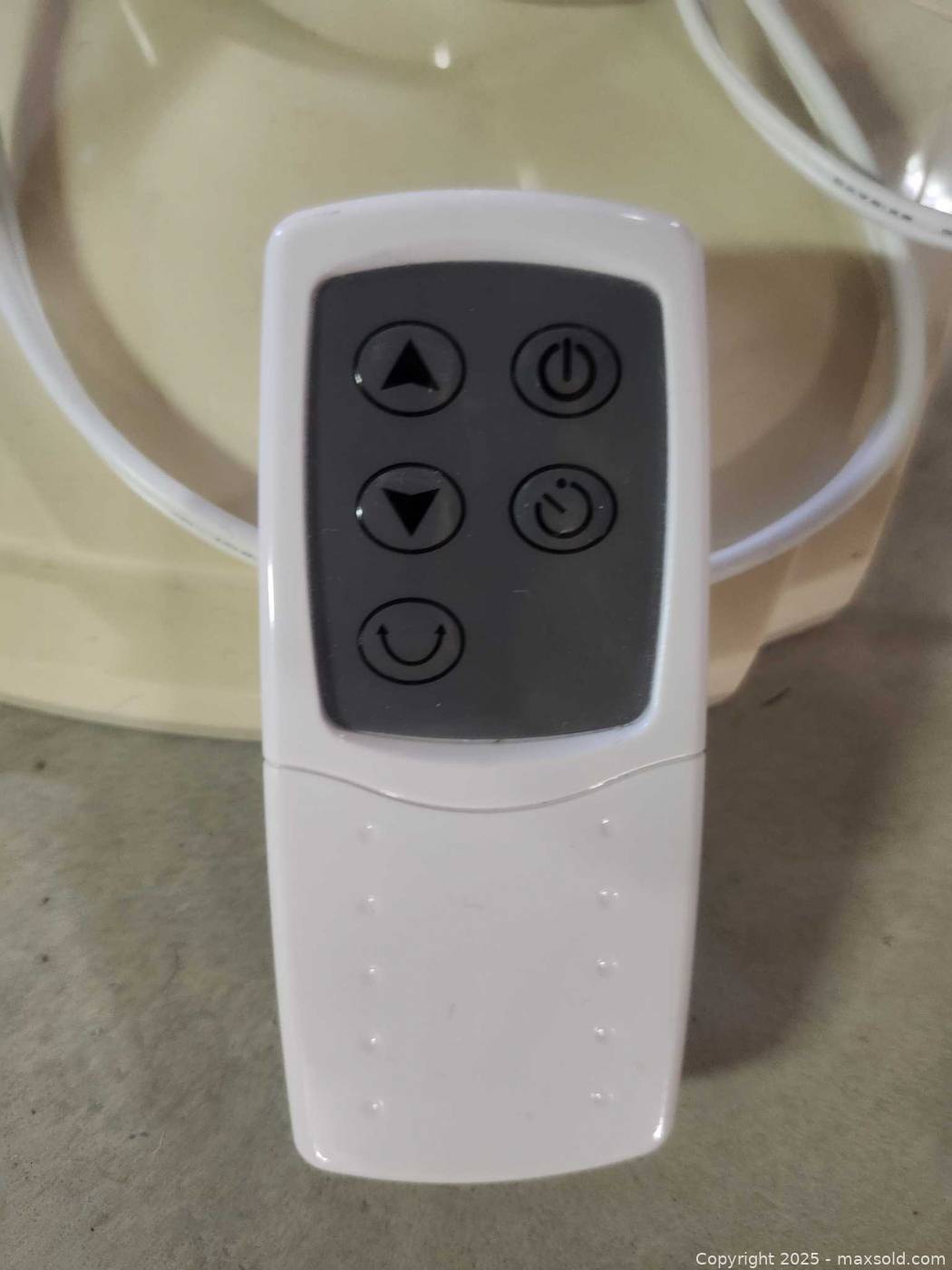 Garrison tower fan with remote and Super table fan | Maxsold
