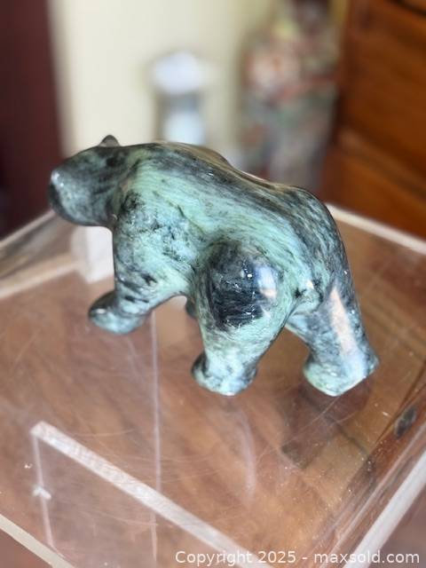 Inuit bear stone carving signed K Warne | Maxsold