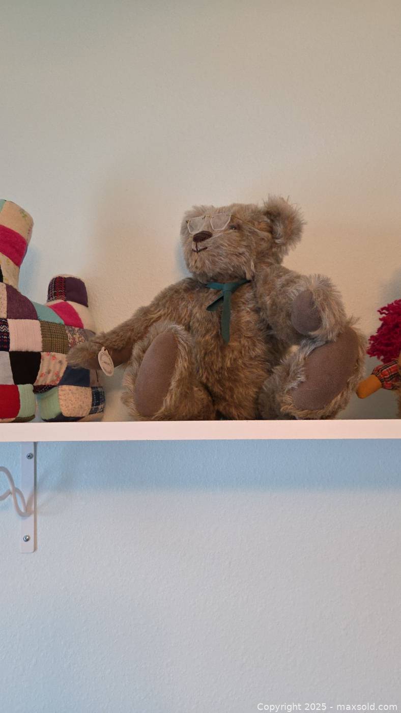 4 Teddy Bears, Japanese Kimono Doll, Kokeshi | Maxsold