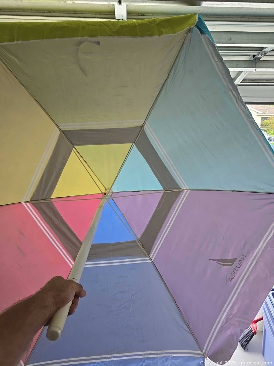 Beach and outdoor gear bundle 14 items | Maxsold