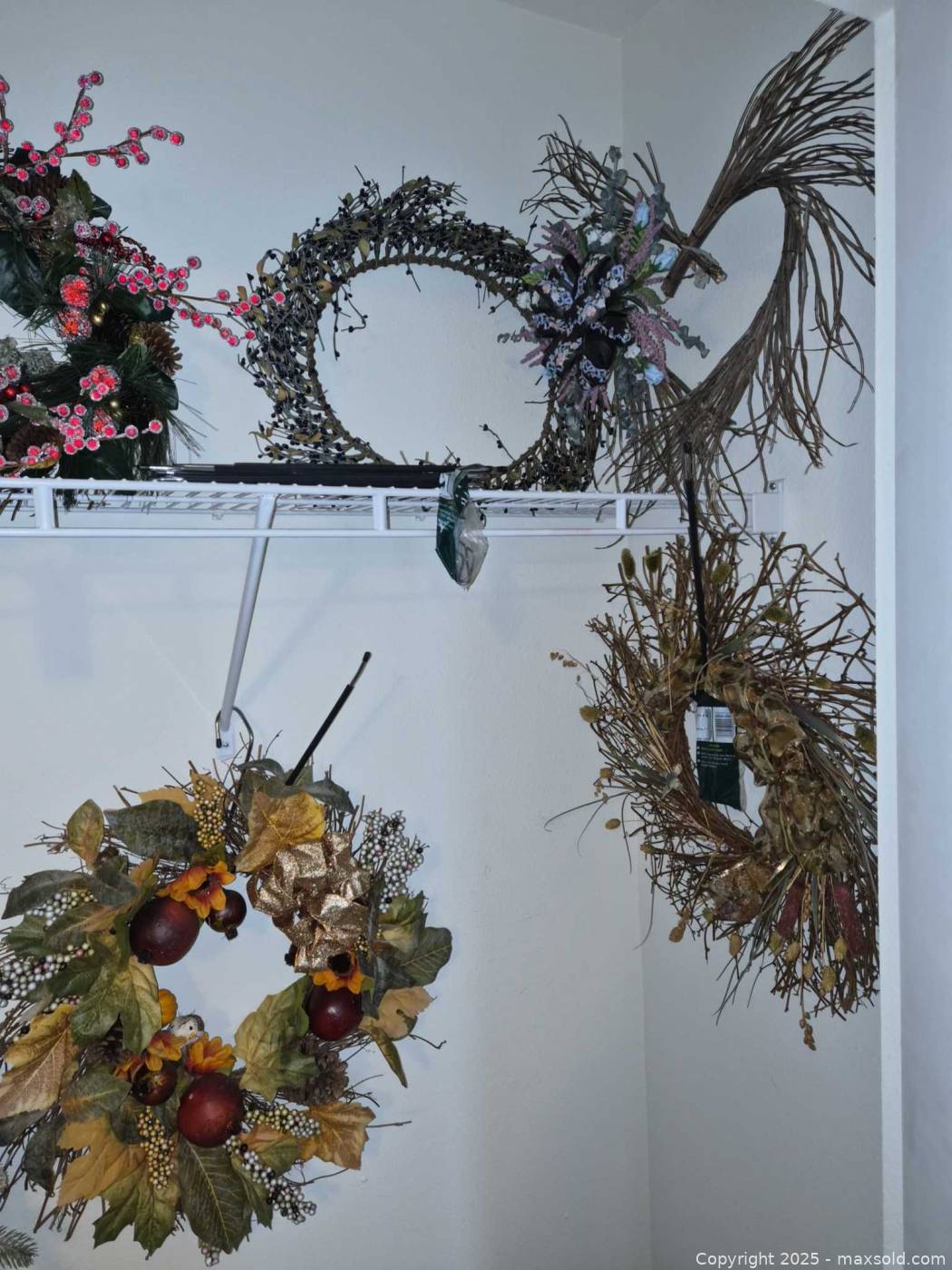 Lot of 9 Decorative Grapevine & Artificial Floral Wreaths 18–24" | Maxsold
