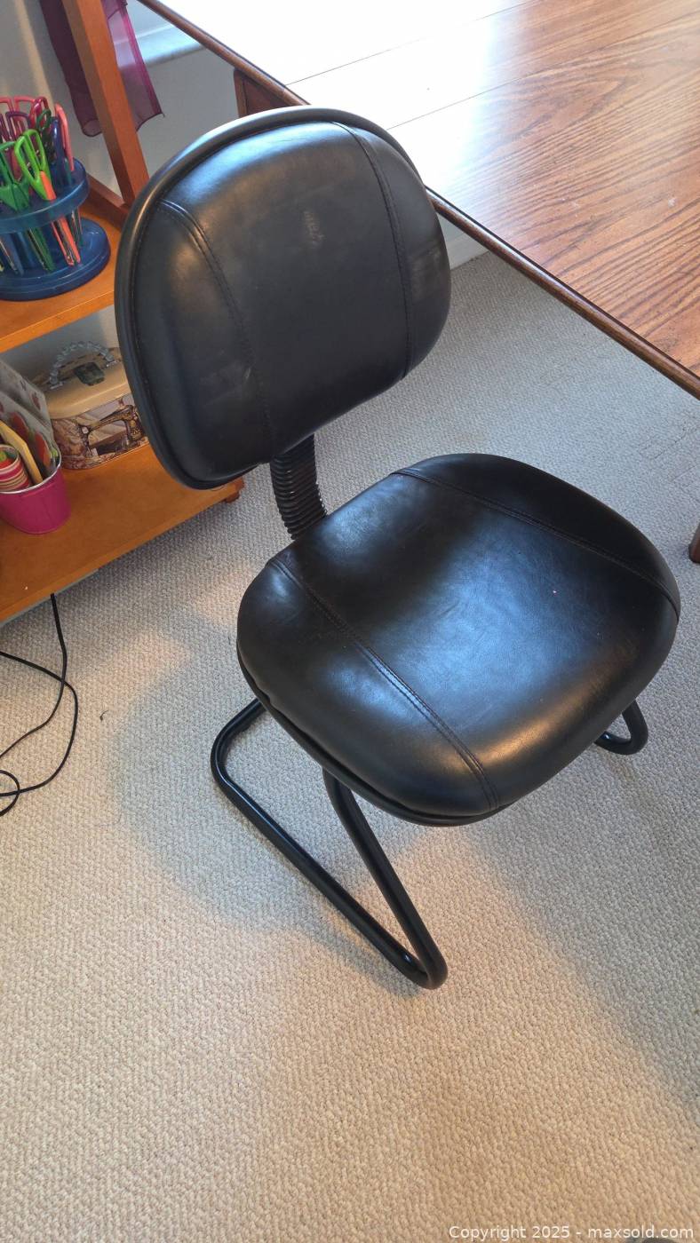 Rectangular craft table, quilting rulers, cutting mats, chair | Maxsold