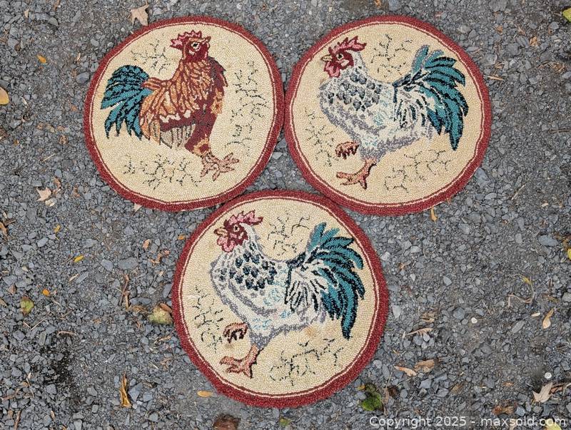 Vintage hand hooked rooster chair seat pads | Maxsold