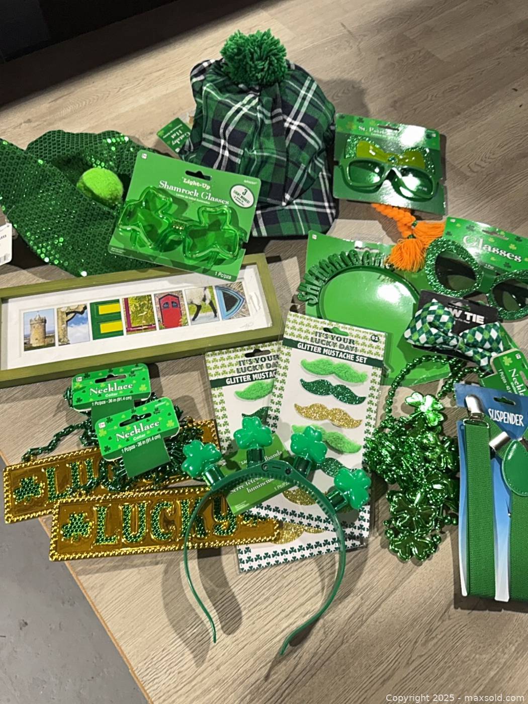 St. Patrick’s Day novelty accessories lot | Maxsold