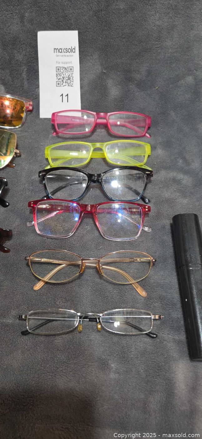 Assorted reading glasses, sunglasses, goggles | Maxsold