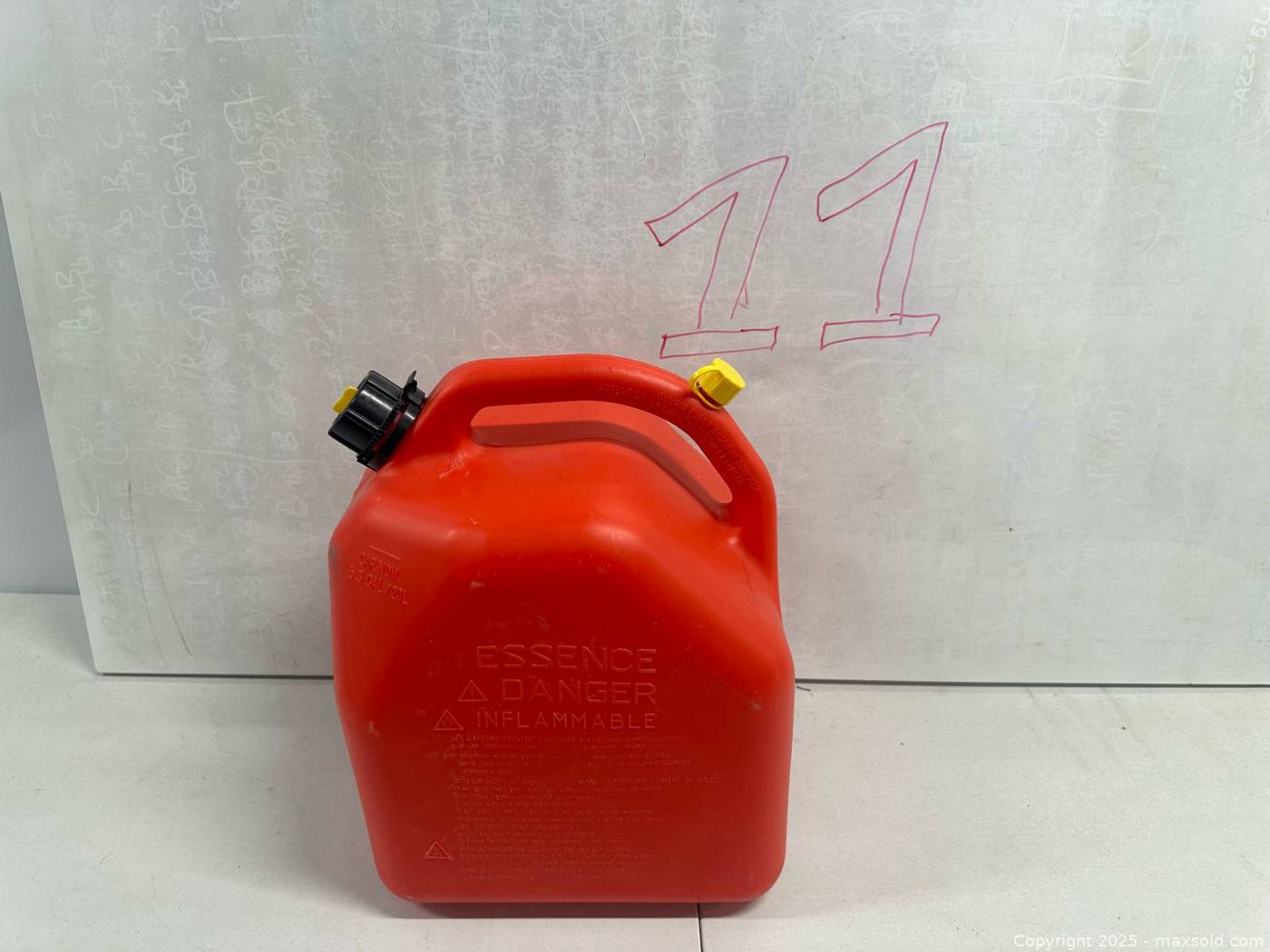 Scepter Self-Venting 20L Gasoline Container | Maxsold