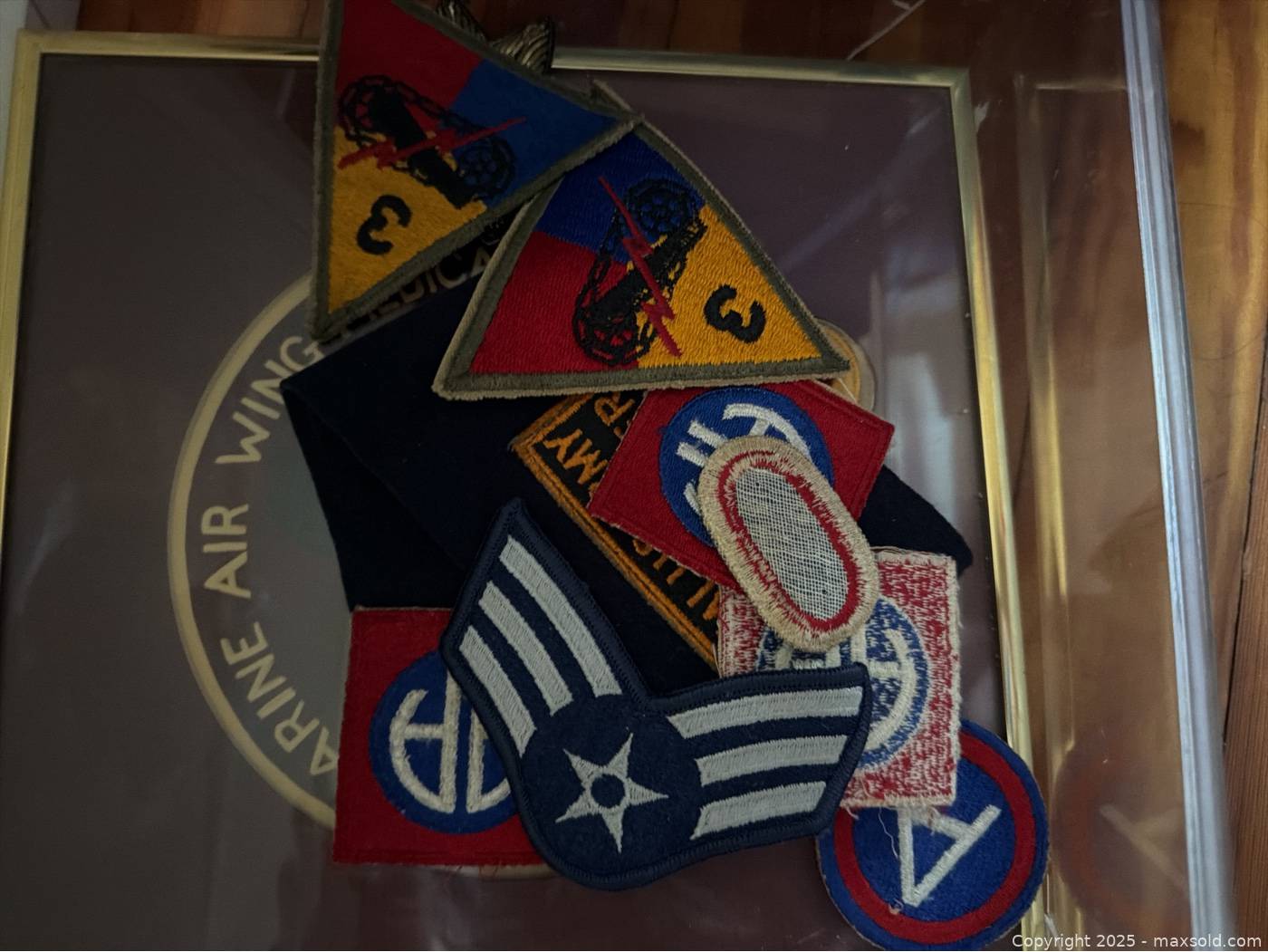 Assorted U.S. military embroidered patches | Maxsold