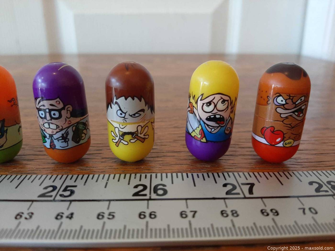 Seven Moose Mighty Beanz capsule figures | Maxsold