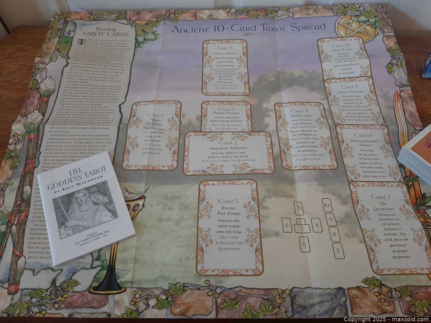 The Goddess Tarot deck with spread mat | Maxsold
