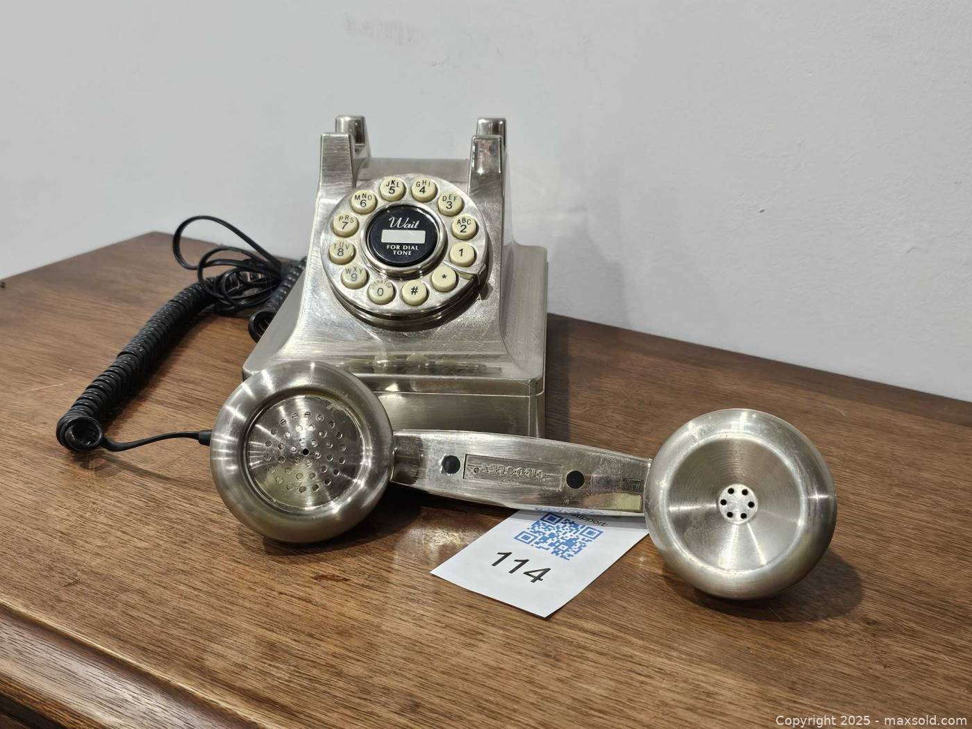 Crosley Rotary-Style Push-Button Phone | Maxsold