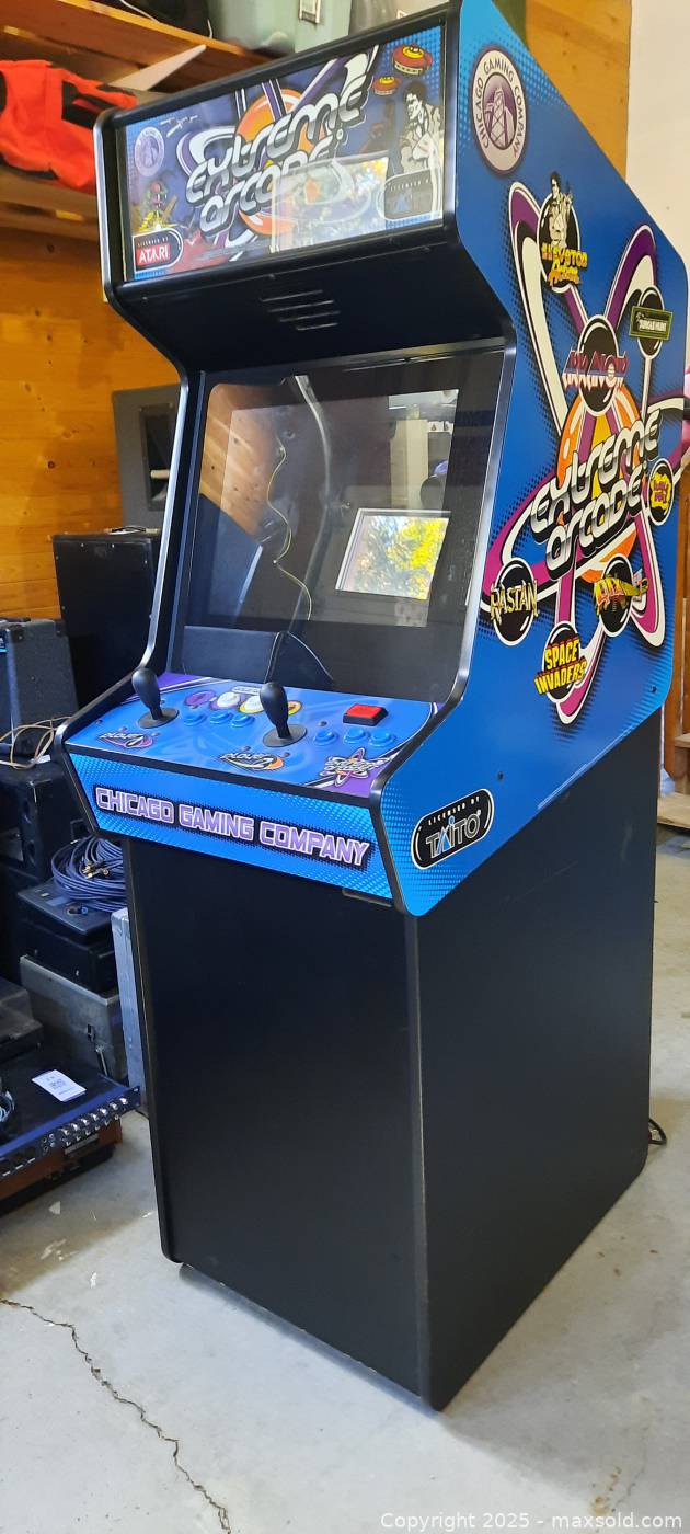 Chicago Gaming Company Extreme Arcade Model 9900 upright multicade ...