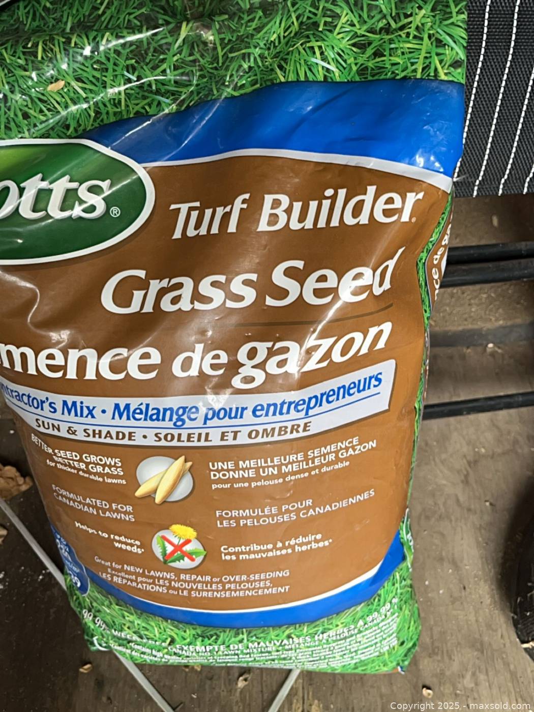 Scotts Turf Builder Contractor's Mix Grass Seed Bag | Maxsold