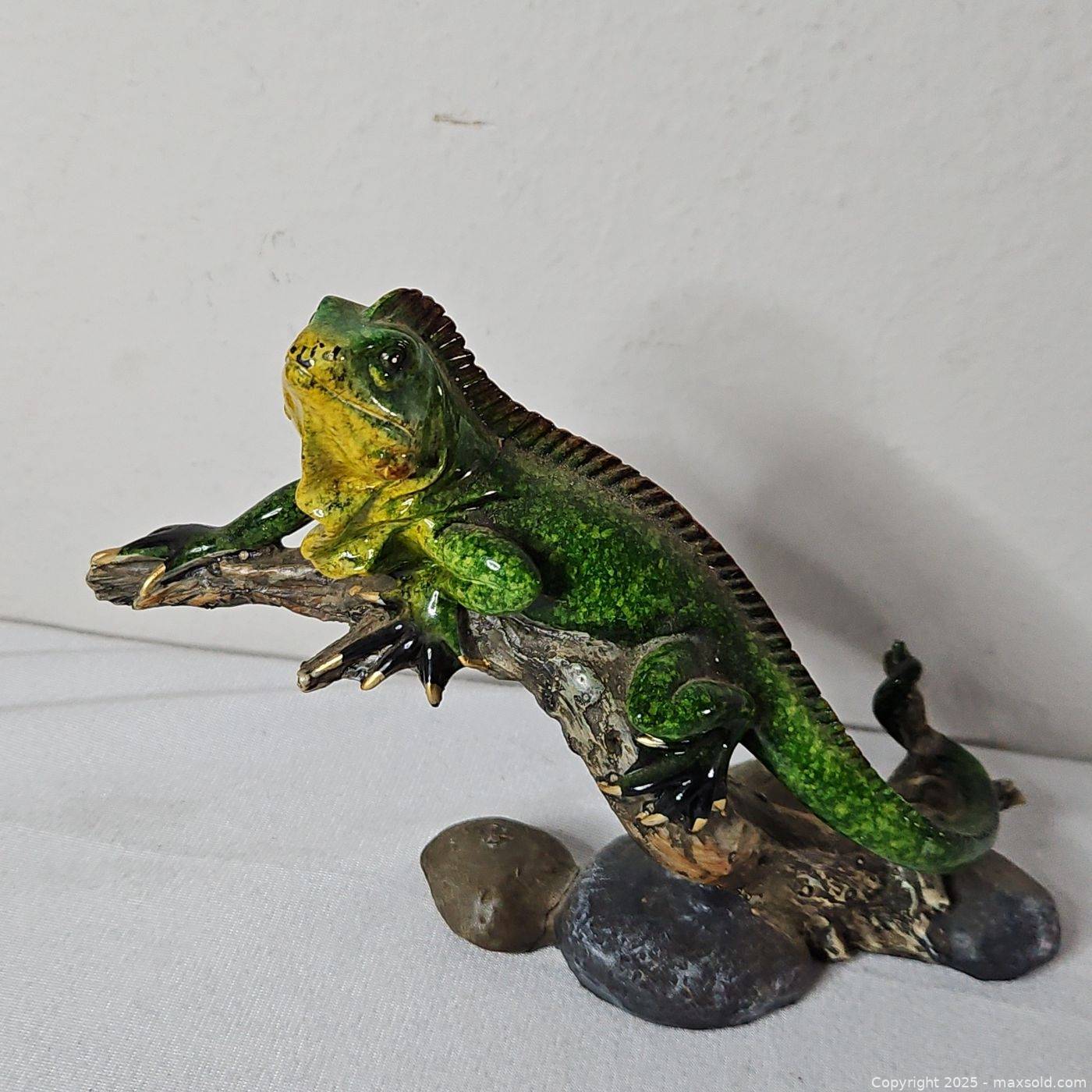Decorative Lizard Figurine On Branch | Maxsold