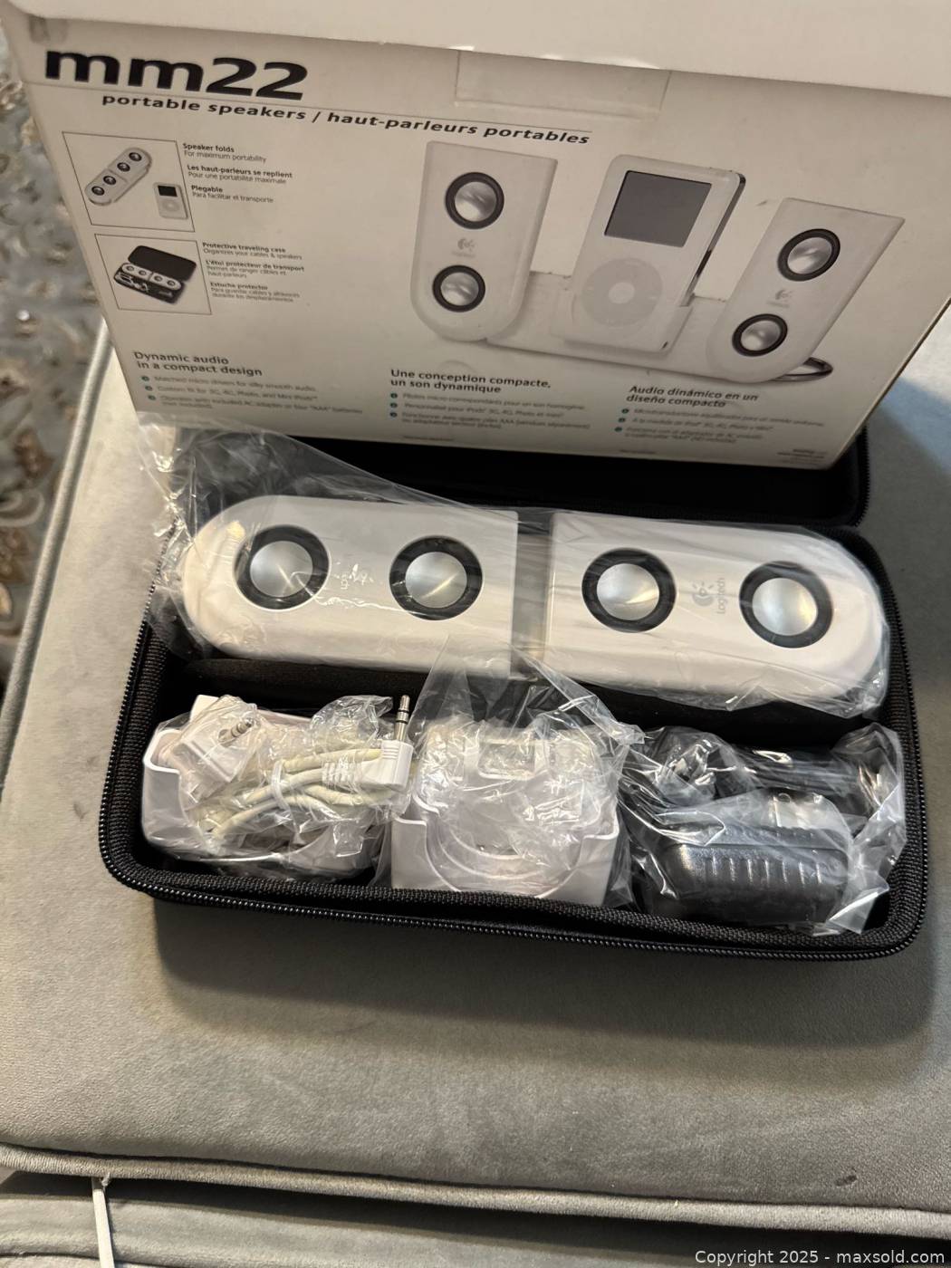 Logitech mm22 portable speaker set | Maxsold