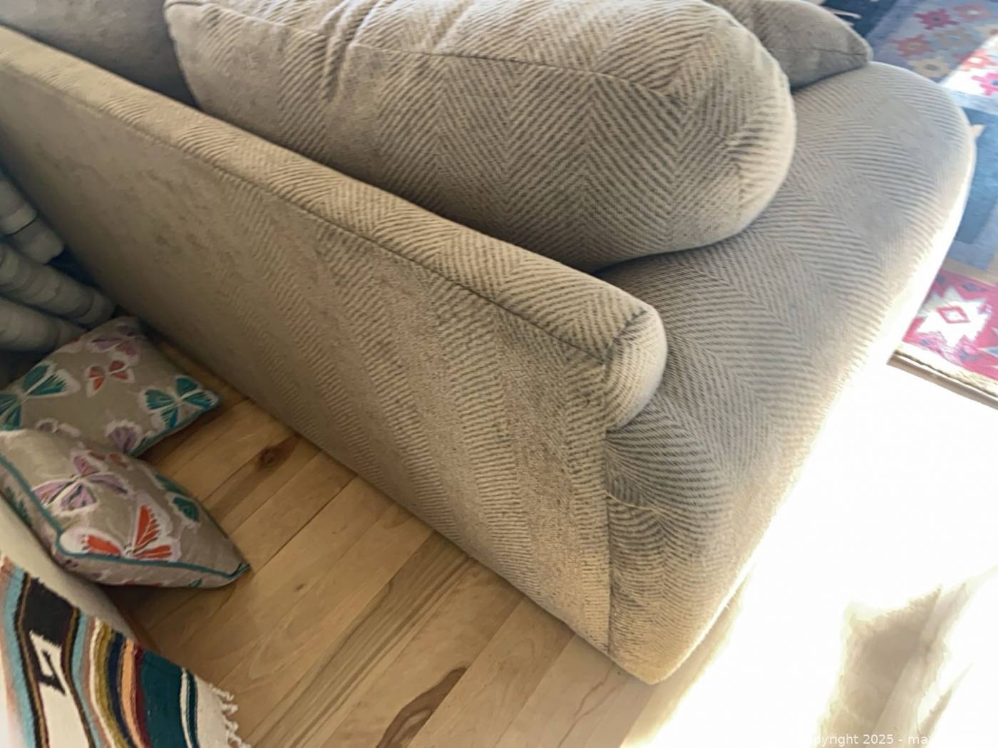3-seat woven herringbone sofa 95" x 38" | Maxsold
