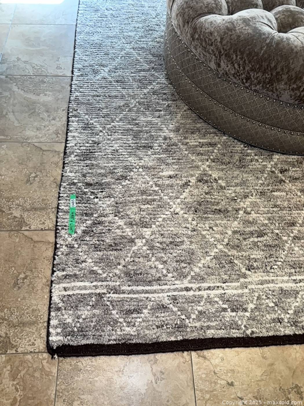 Grey area carpet 93" × 115" diamond pattern | Maxsold