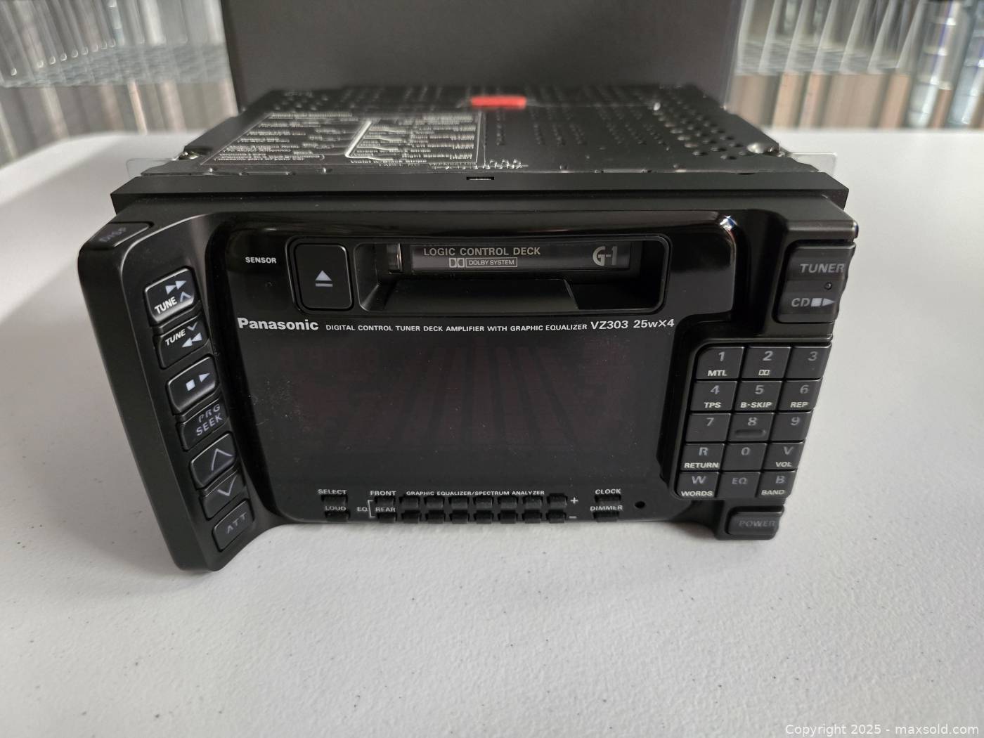 Panasonic CQ-VZ303 car stereo head unit | Maxsold