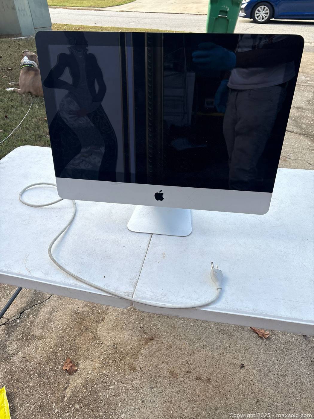 Apple iMac desktop computer model A1311 | Maxsold