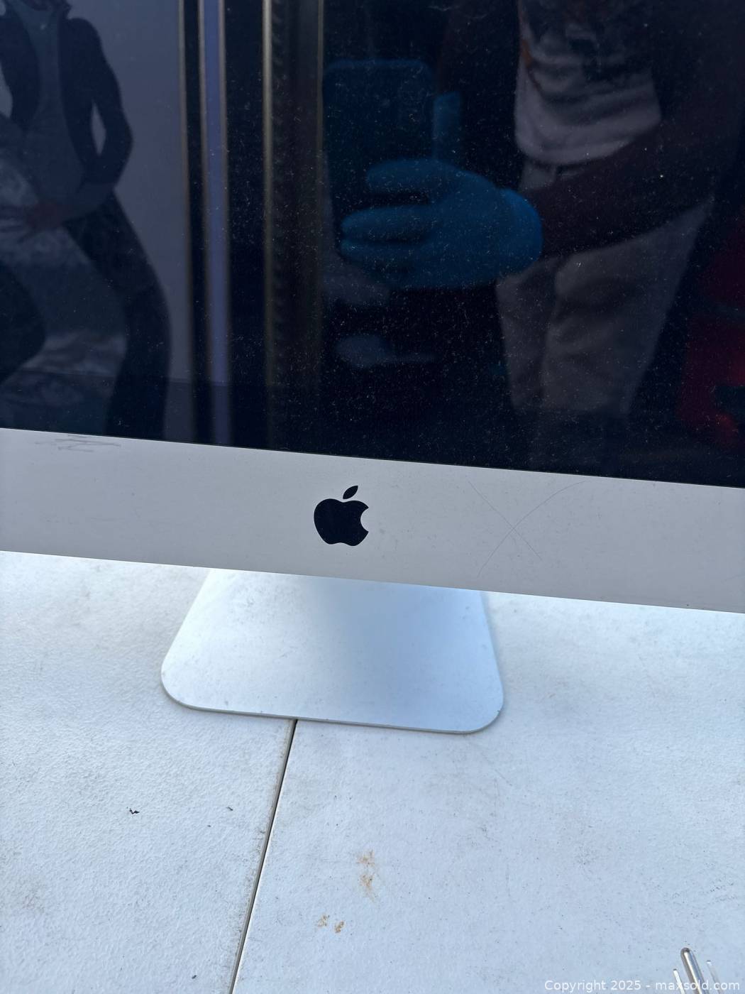 Apple iMac desktop computer model A1311 | Maxsold
