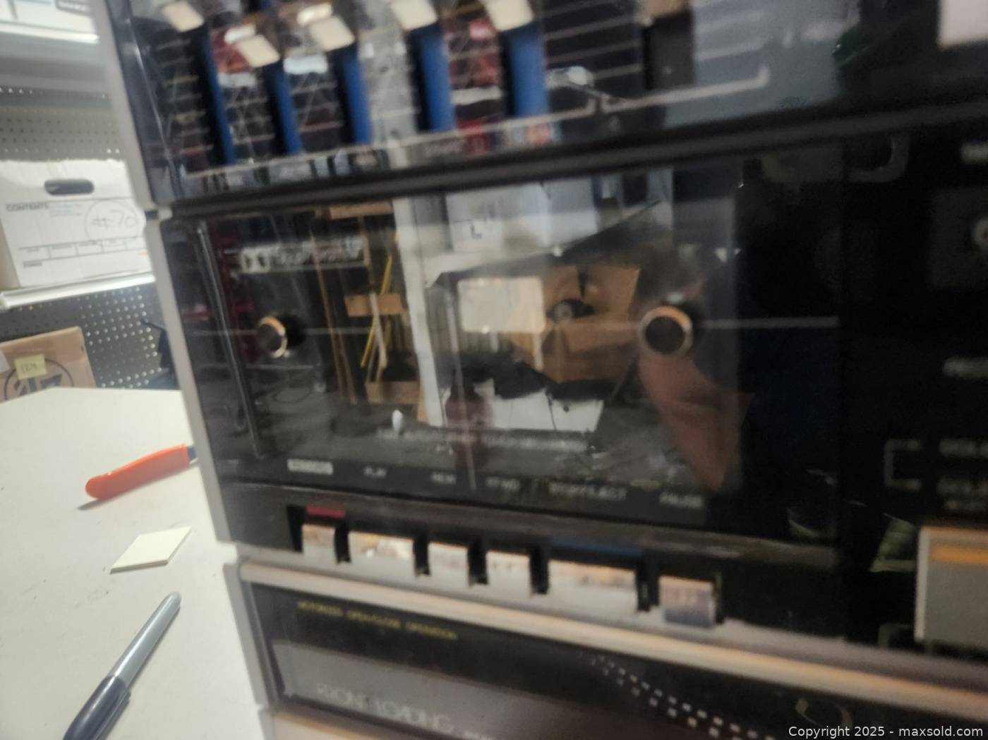 Emerson Music Center stereo system | Maxsold