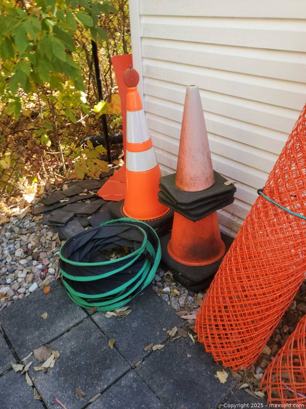 Construction safety cones and temporary snow fencing | Maxsold