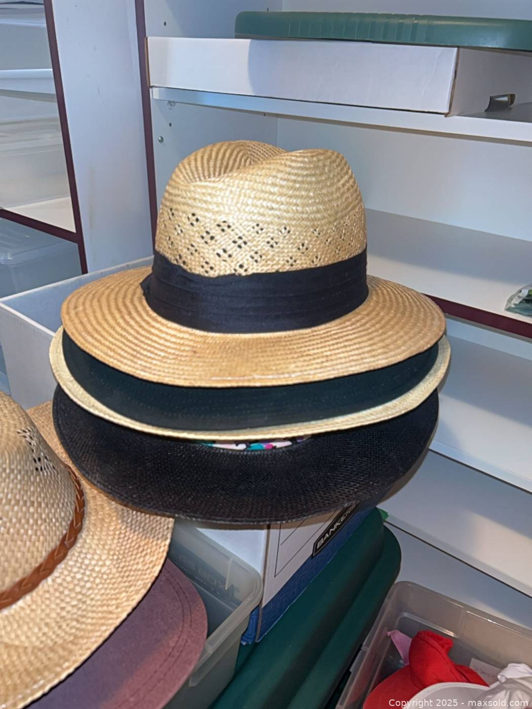 Assorted hats and caps | Maxsold